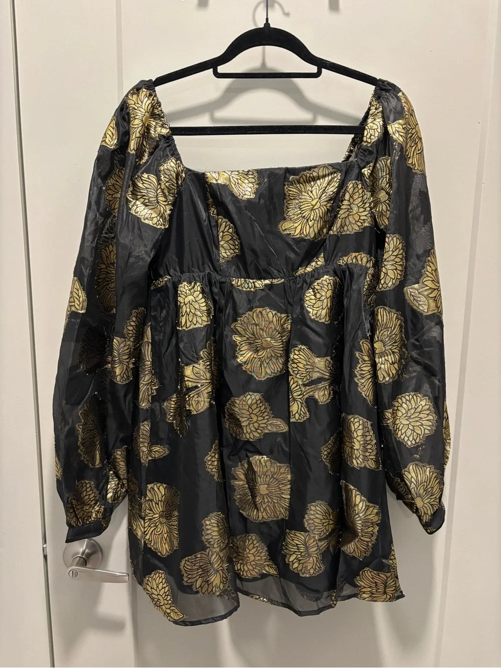 Lulus | Dresses | Lulus Black Puff Sleeve Mini Dress With Gold Floral ...